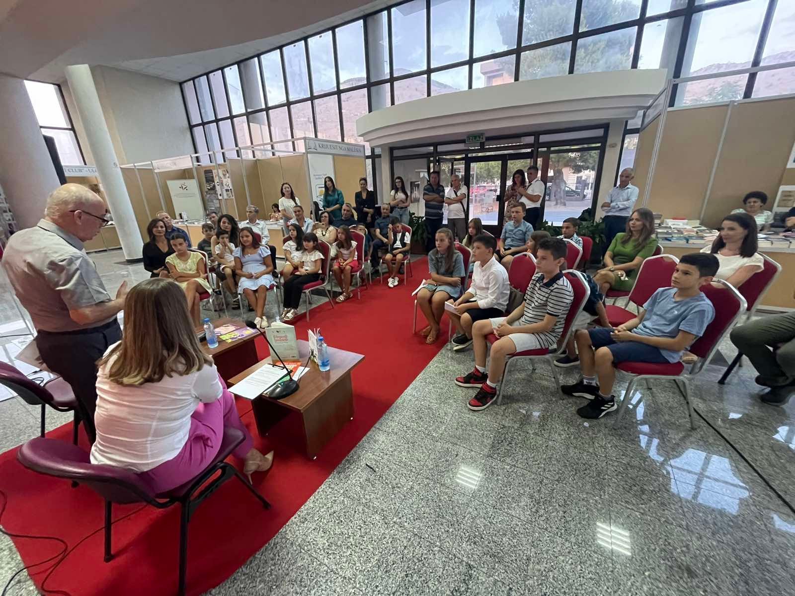 MALESIA.ORG - Tuz, Malësi - Dita e tretë e Panair të Librit- Mbahet ...